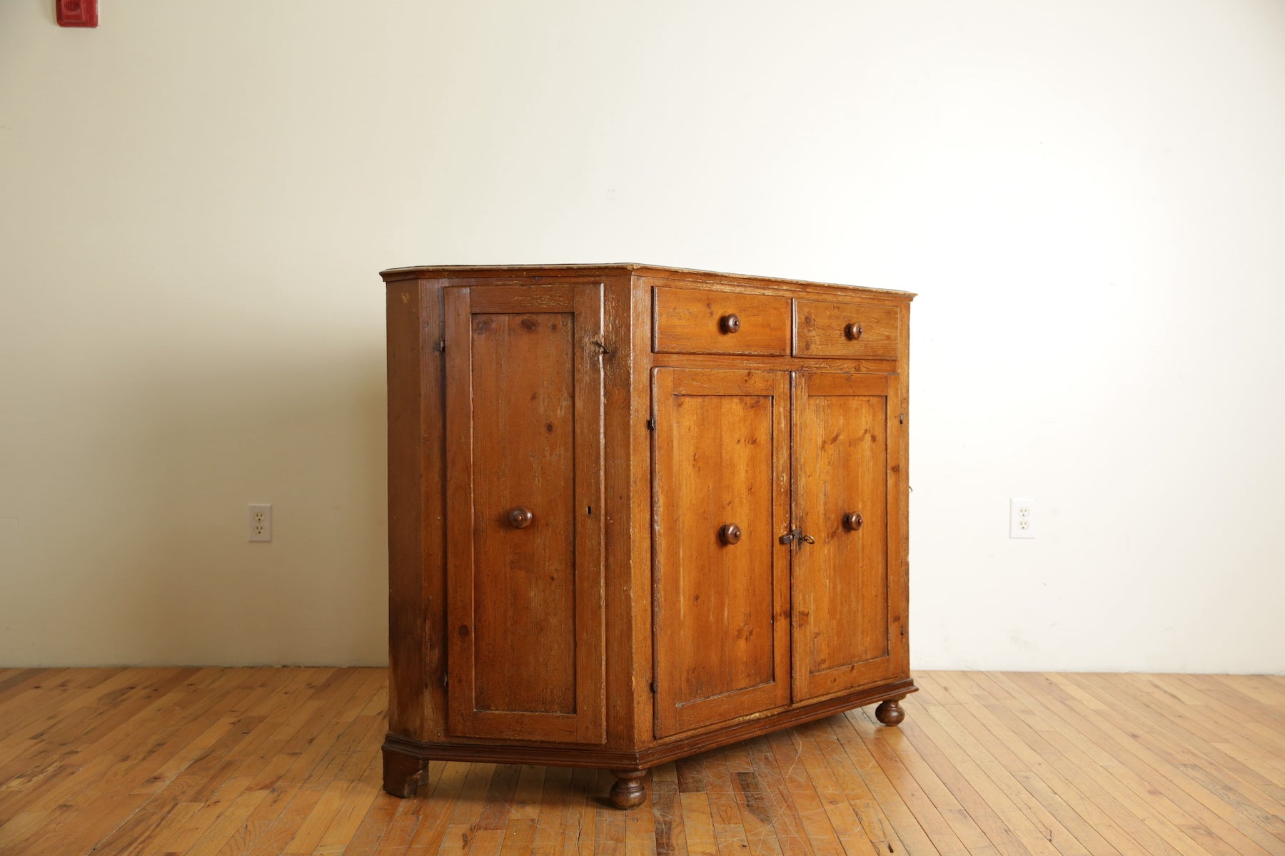 Abete Wood 4-Door, 2-Drawer Credenza – ROBUCK